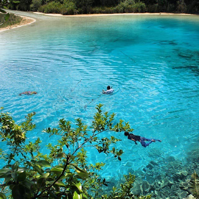 38 Tempat Wisata di Papua Barat Yang Sangat Indah - INFOWISATAID